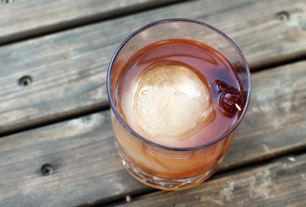 Smoked ice gives cocktails a campfire kick - Palate Press